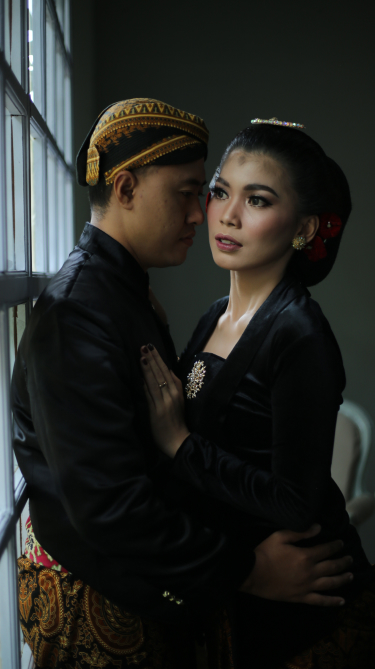 Aji dan Septi - kartunikah.com